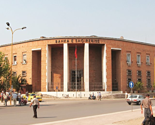 BANKA E SHQIPËRISË/ Investimet e huaja në Shqipëri arrijnë rekordin 1 ... BANKA E SHQIPËRISË/ Investimet e huaja në Shqipëri arrijnë rekordin 1 ...